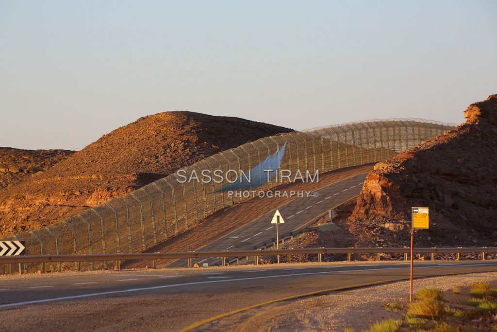 Eilat border fence with Egypt - sasson-photos.com