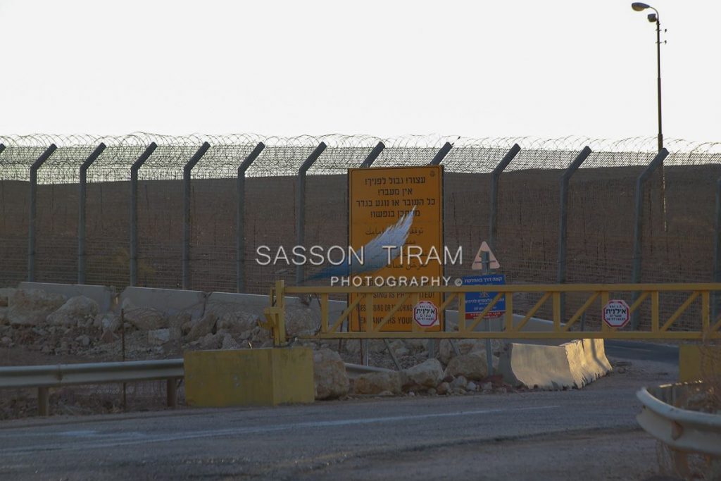 Eilat border fence with Egypt - sasson-photos.com